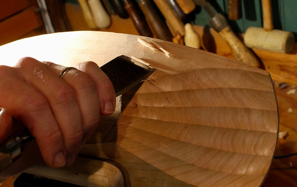 Dealing with Interlocked Grain | David Fisher, Carving Explorations
